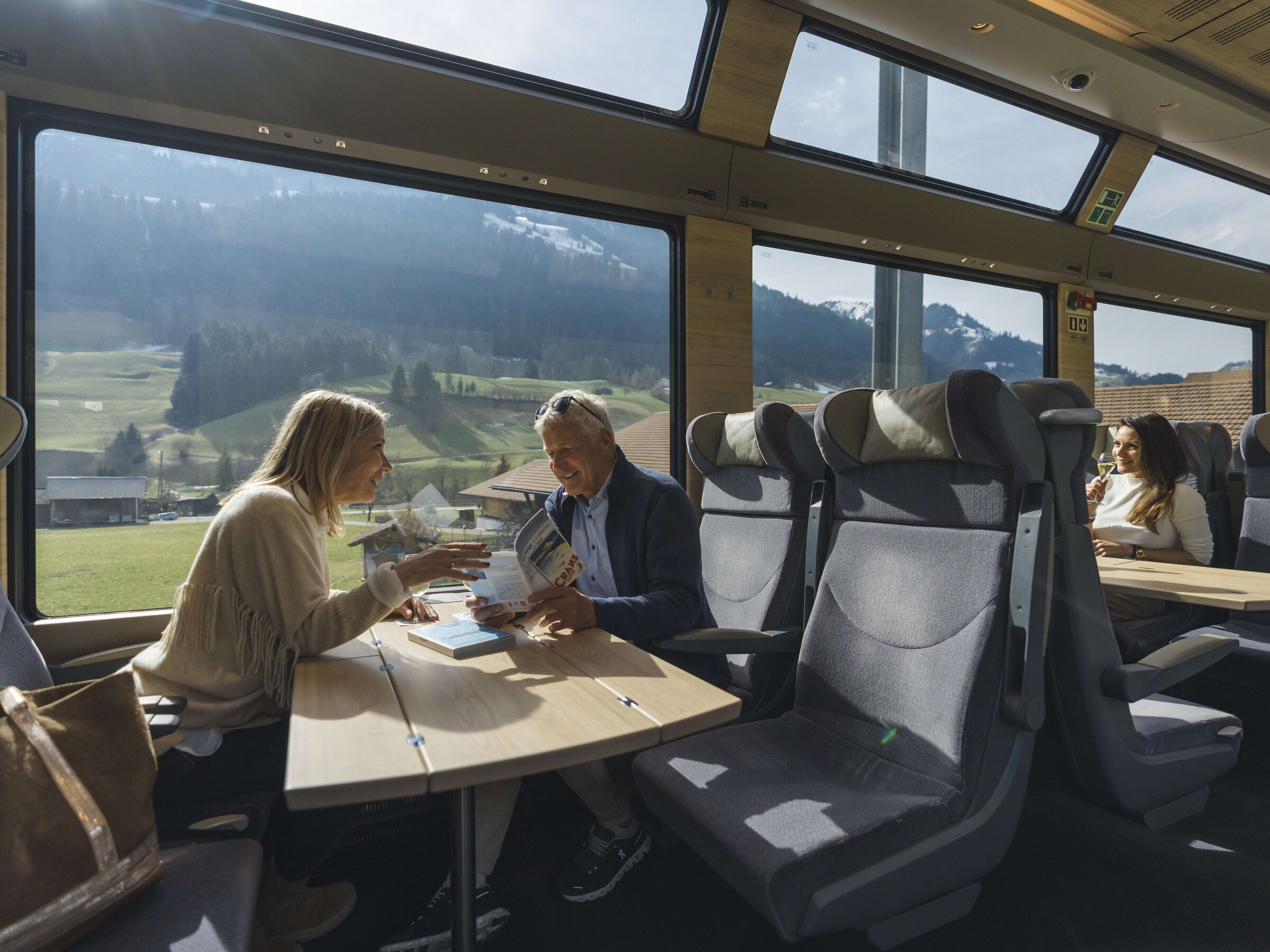 GoldenPass Express – Komfortable Zugreise durch die Alpen | railtour