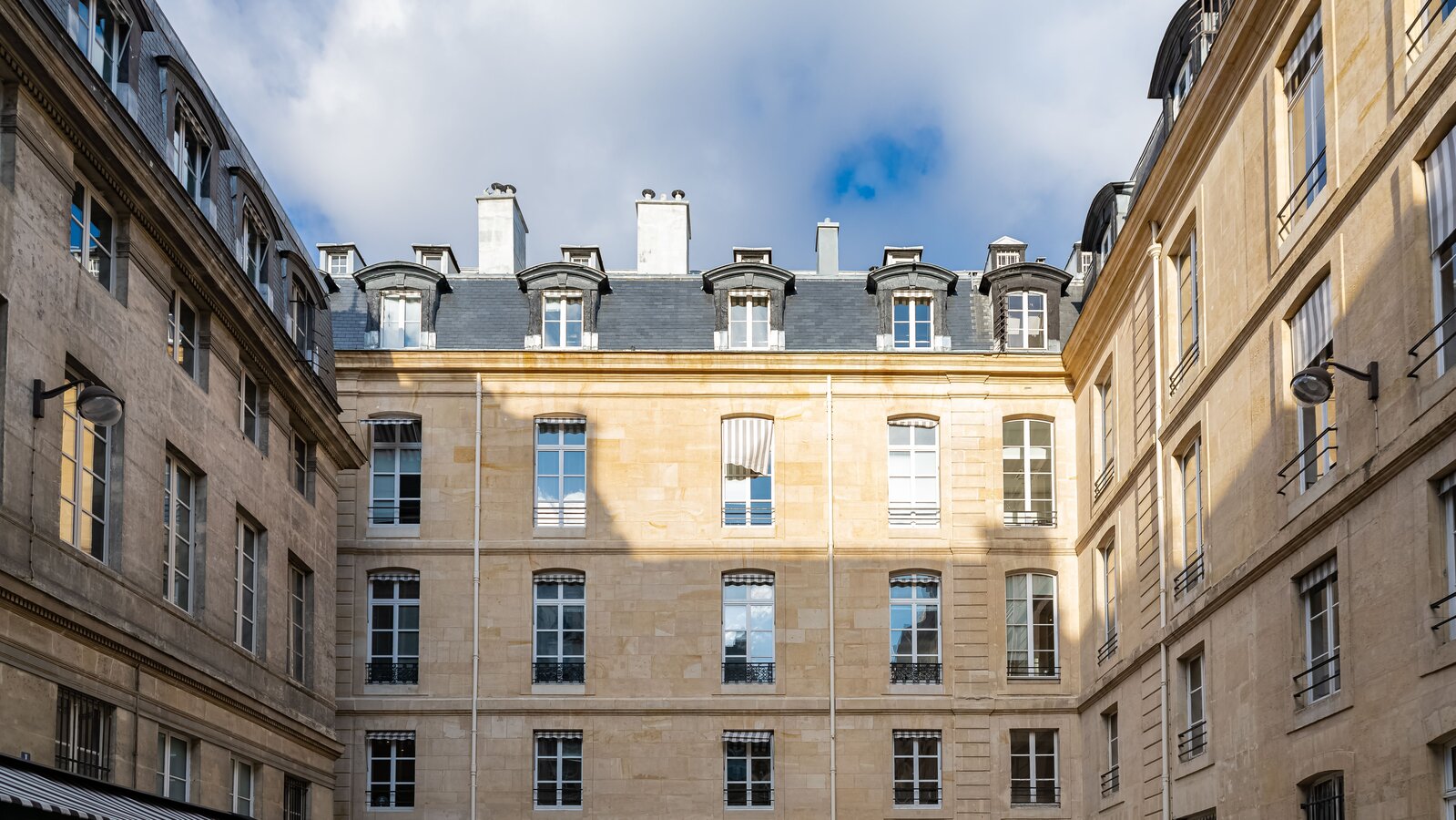 Paris à la Emily in Paris | railtour travel blog